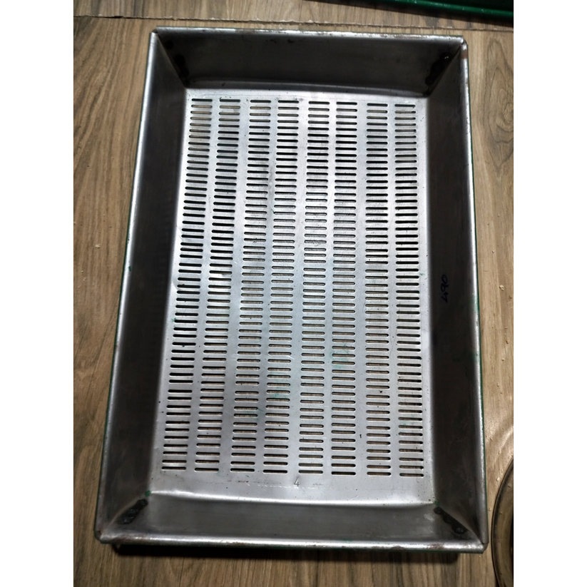 Straight Hole Perforated Rectangle Shaped Plate Iron Sieve / Strainer ...